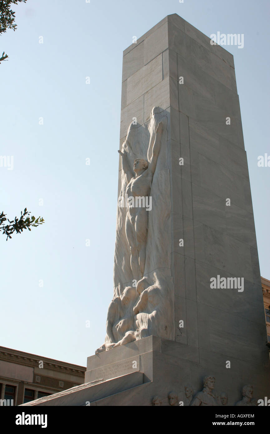 The Alamo Cenotaph, also known as "The Spirit of Sacrifice" Monument in ...