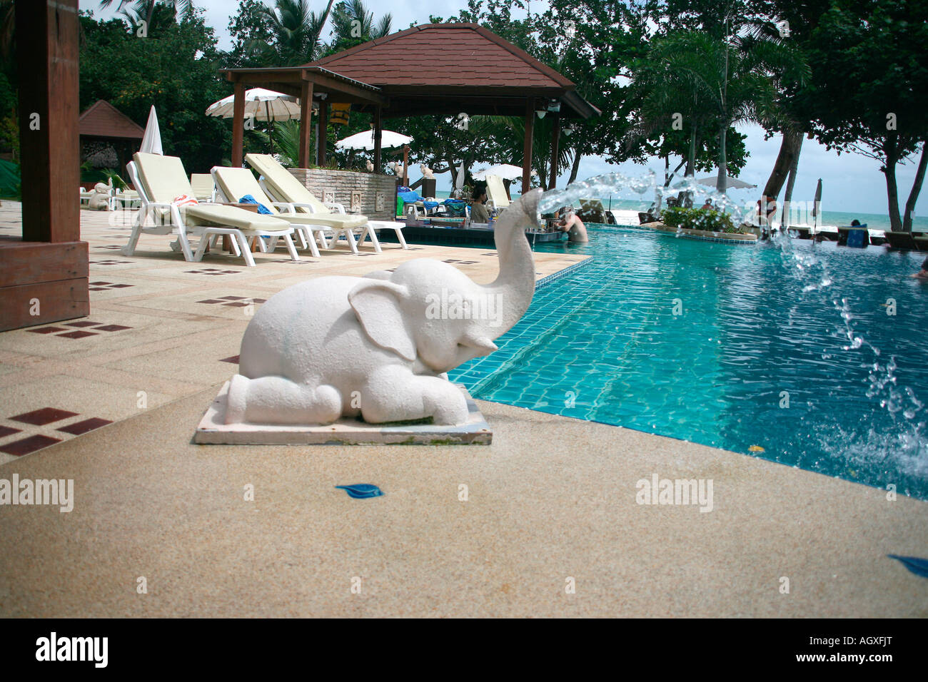 Pool elephant fountain hotel hi-res stock photography and images - Alamy