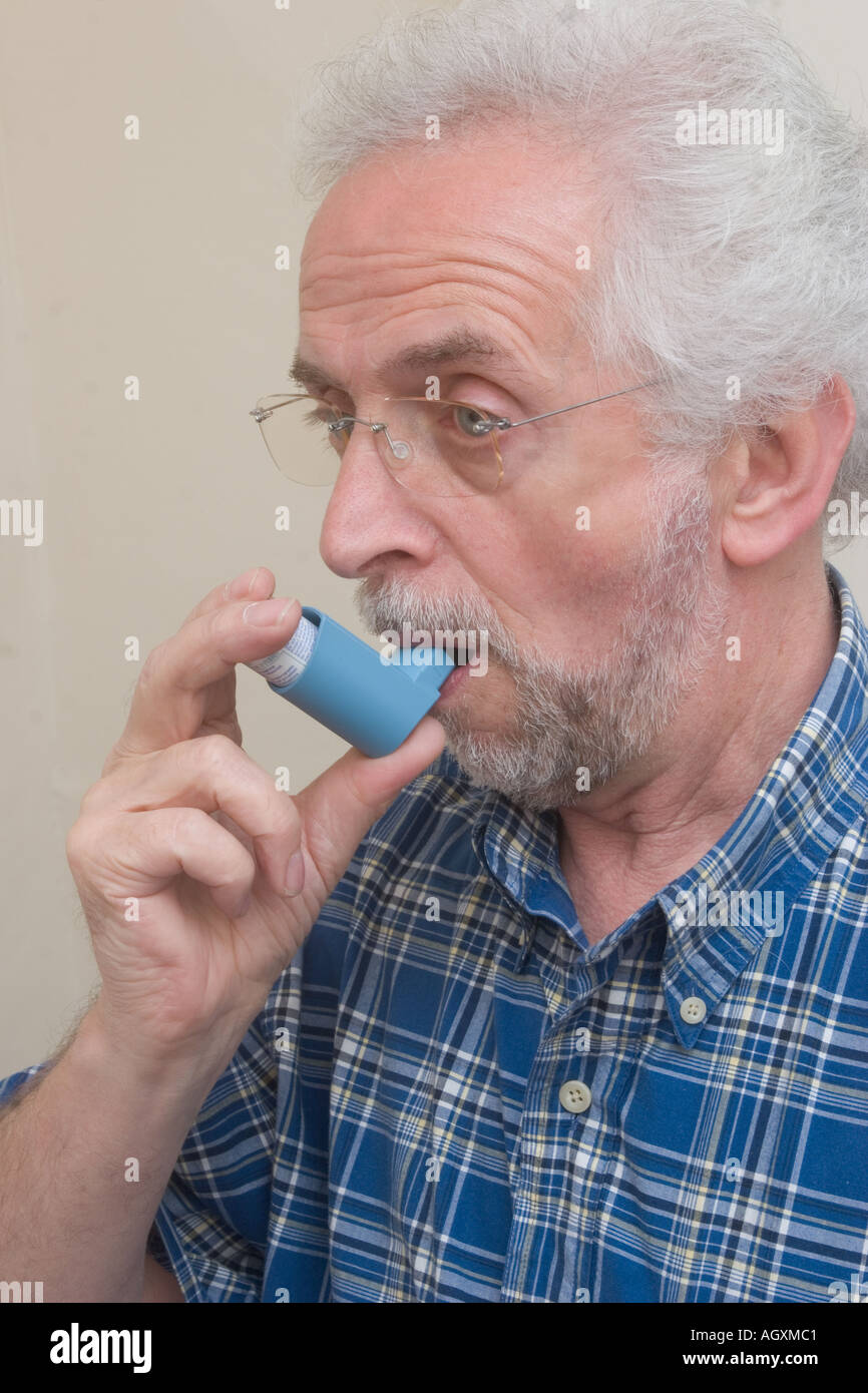 Older man using Ventolin asthma inhaler Stock Photo - Alamy