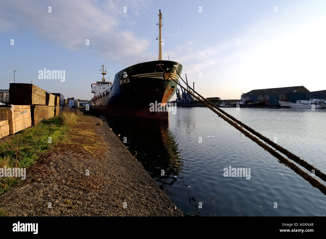 Aggregate ship hi-res stock photography and images - Alamy