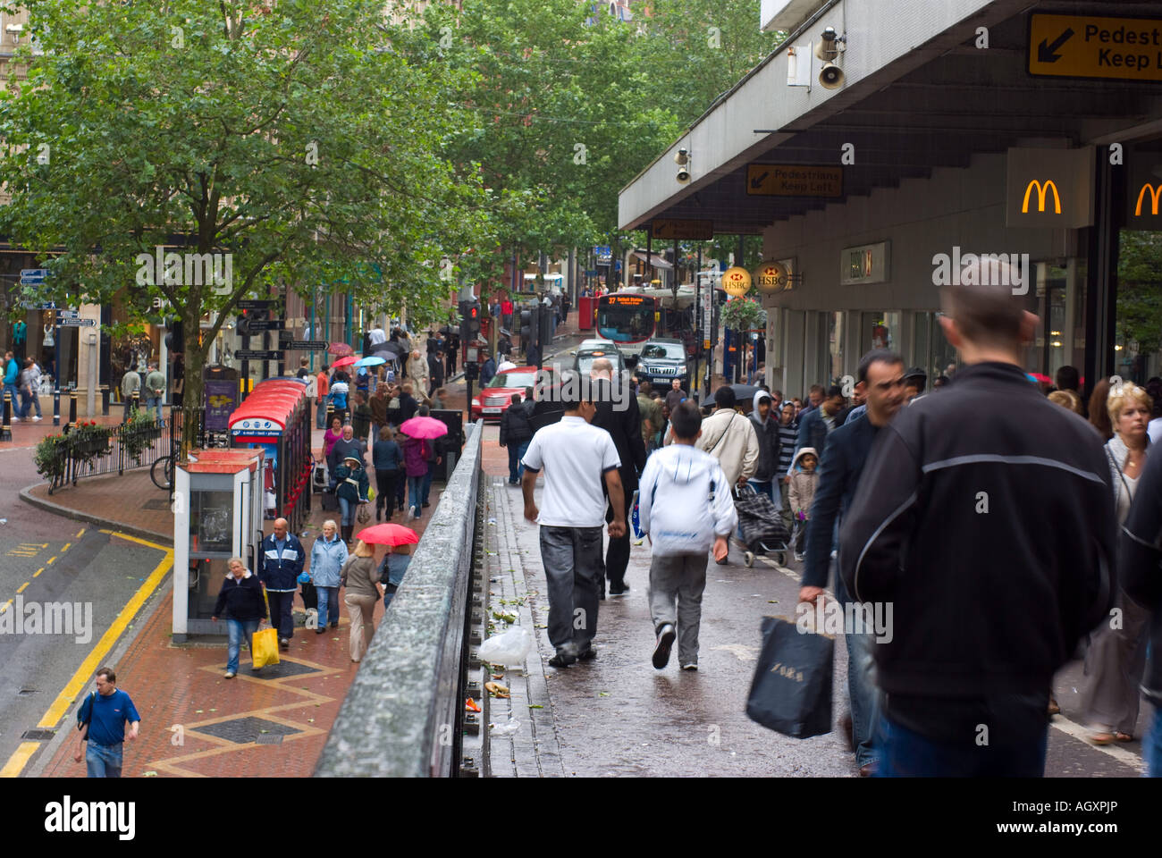 Busy shopping centre in birmingham hi-res stock photography and images ...