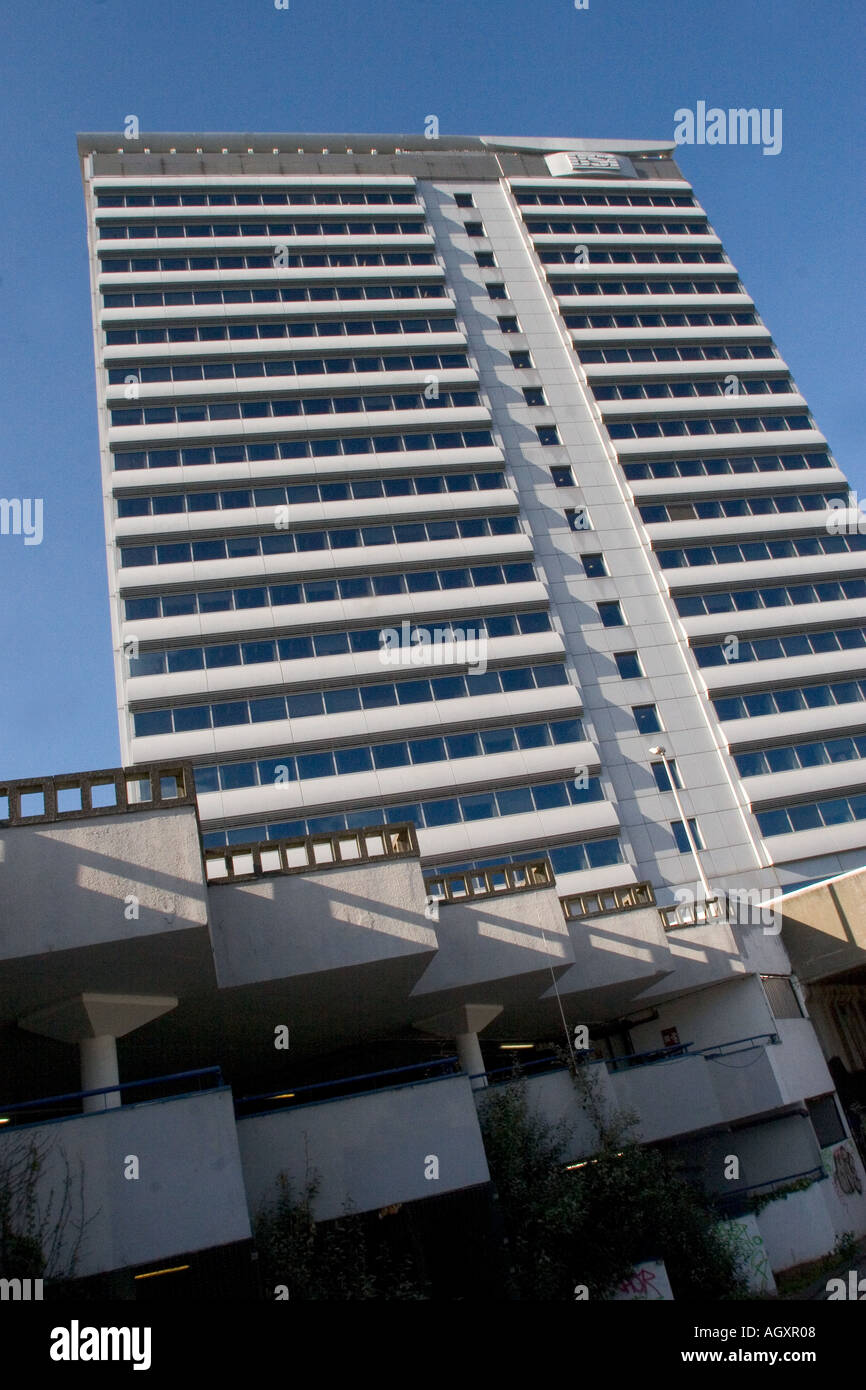 British standards institution building hi-res stock photography and ...