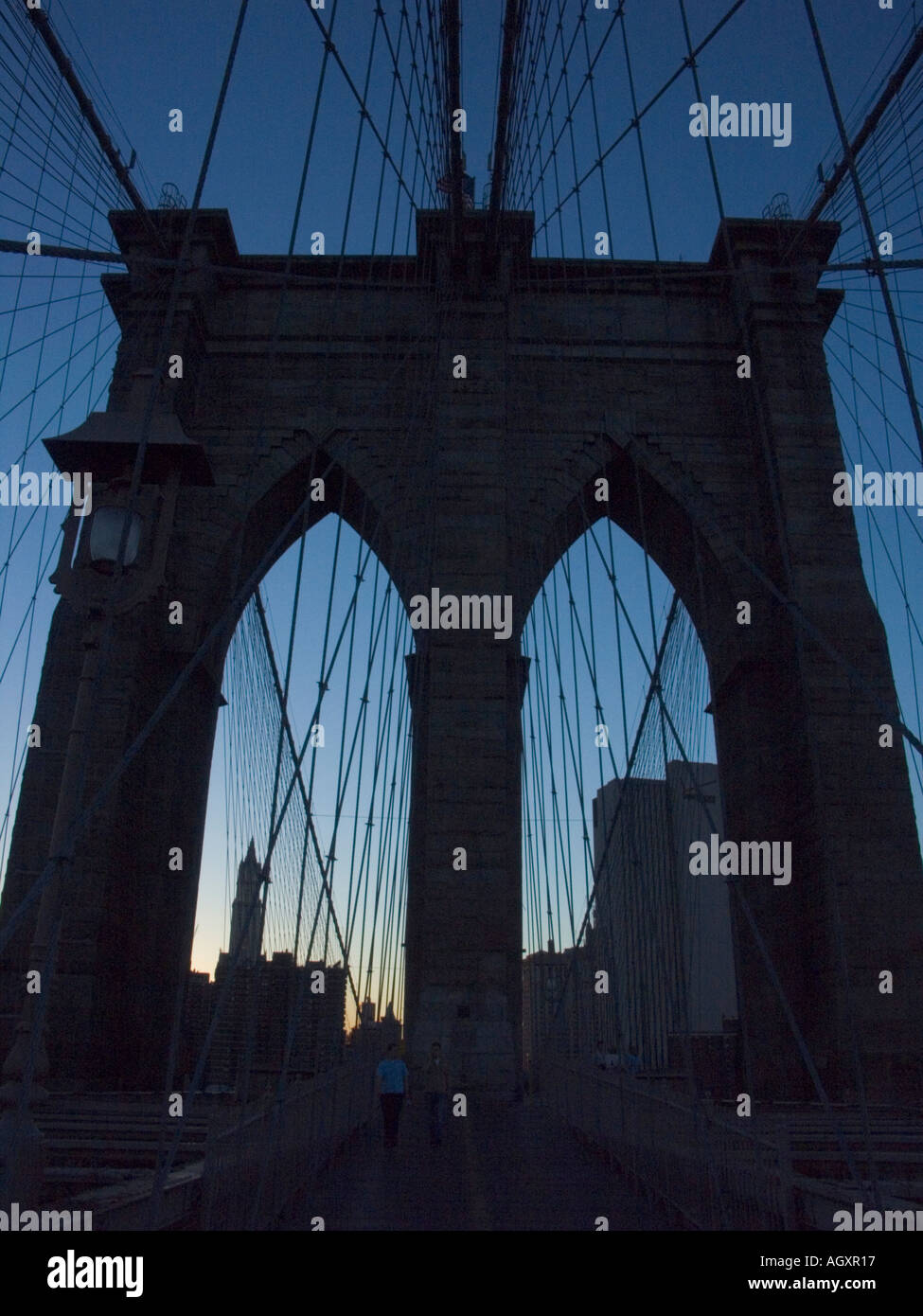 Brooklyn bridge way of the cross hi-res stock photography and images ...
