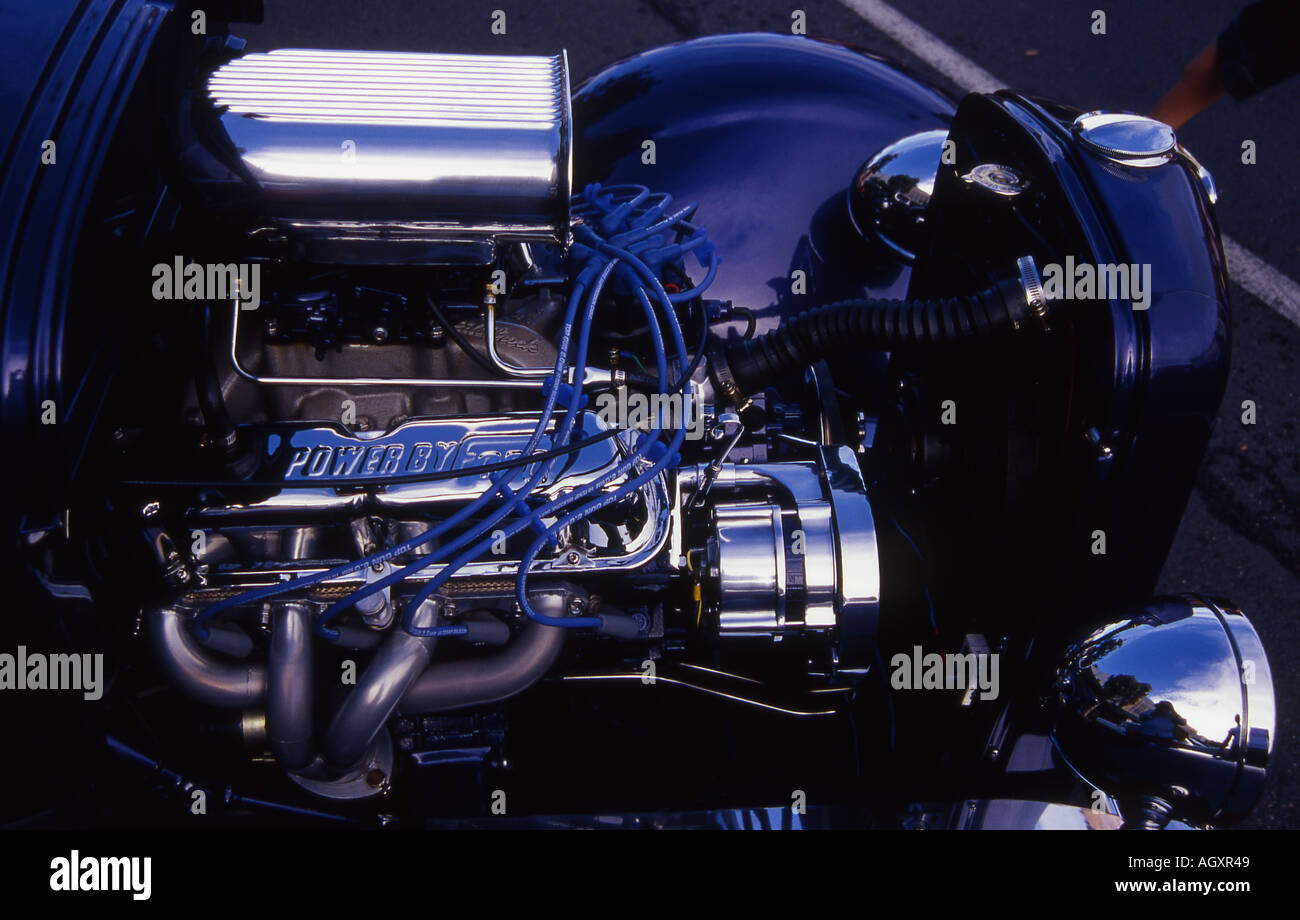 V8 motor hi-res stock photography and images - Alamy