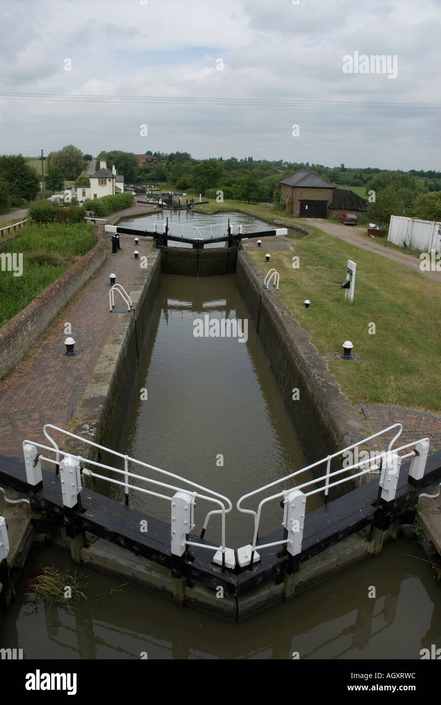 Stoke hammond lock hi-res stock photography and images - Alamy