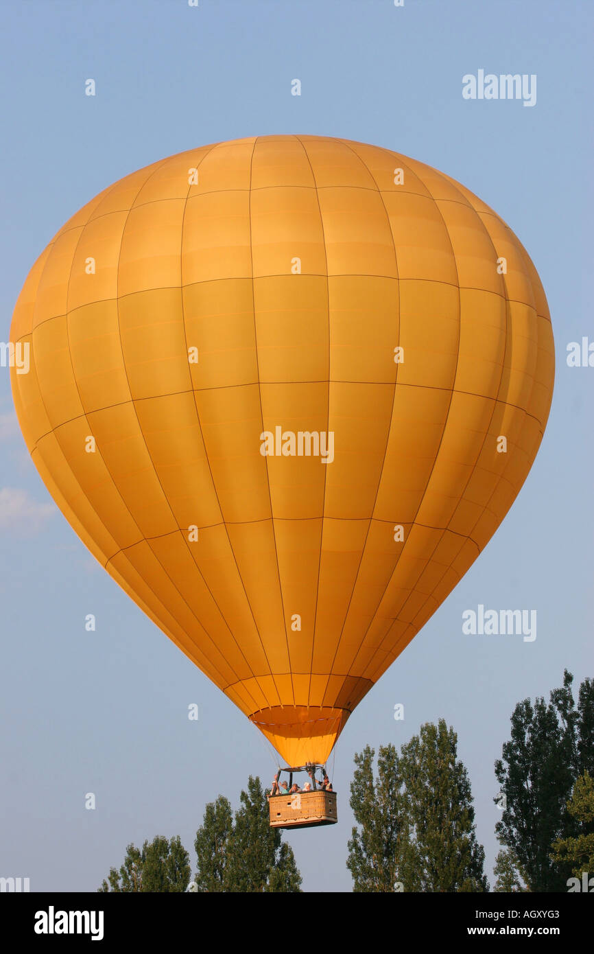 Yellow Hot Air Balloon High Resolution Stock Photography and Images - Alamy