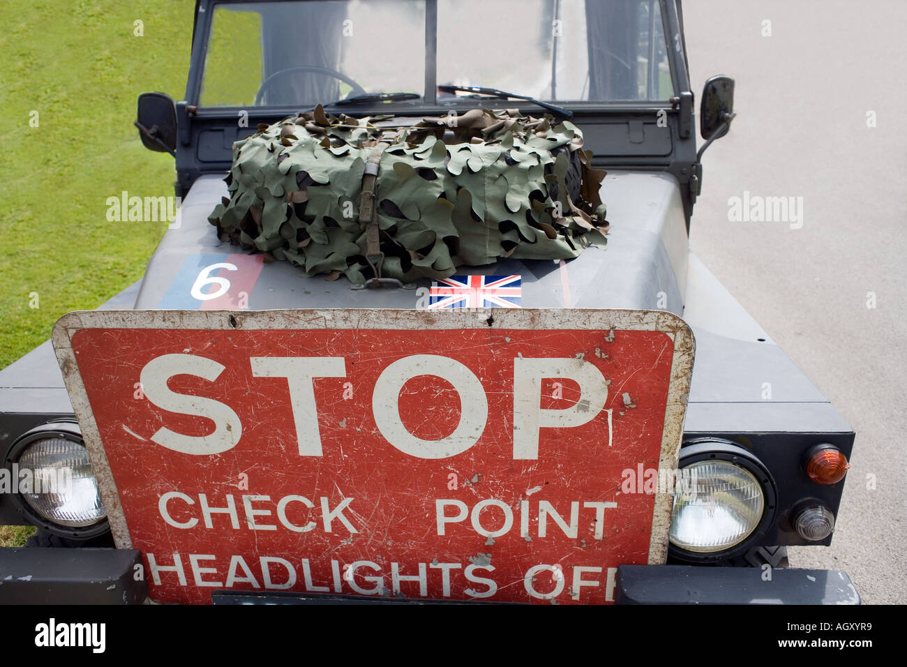 British army checkpoint hi-res stock photography and images - Alamy
