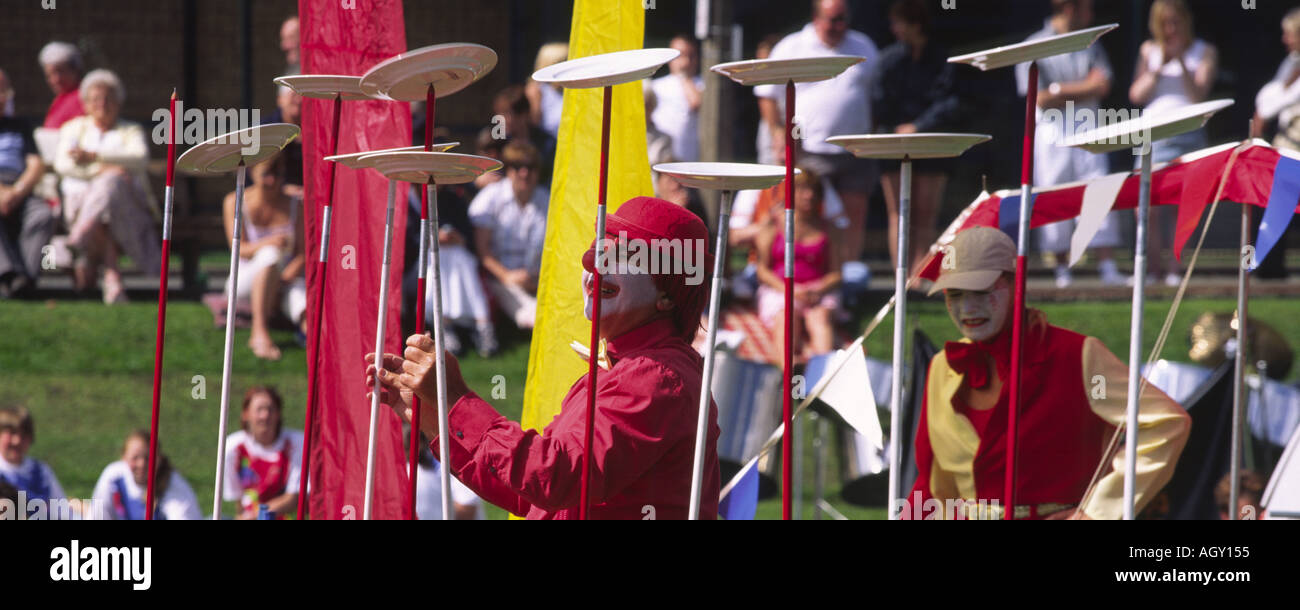 Balancing plates hi-res stock photography and images - Alamy