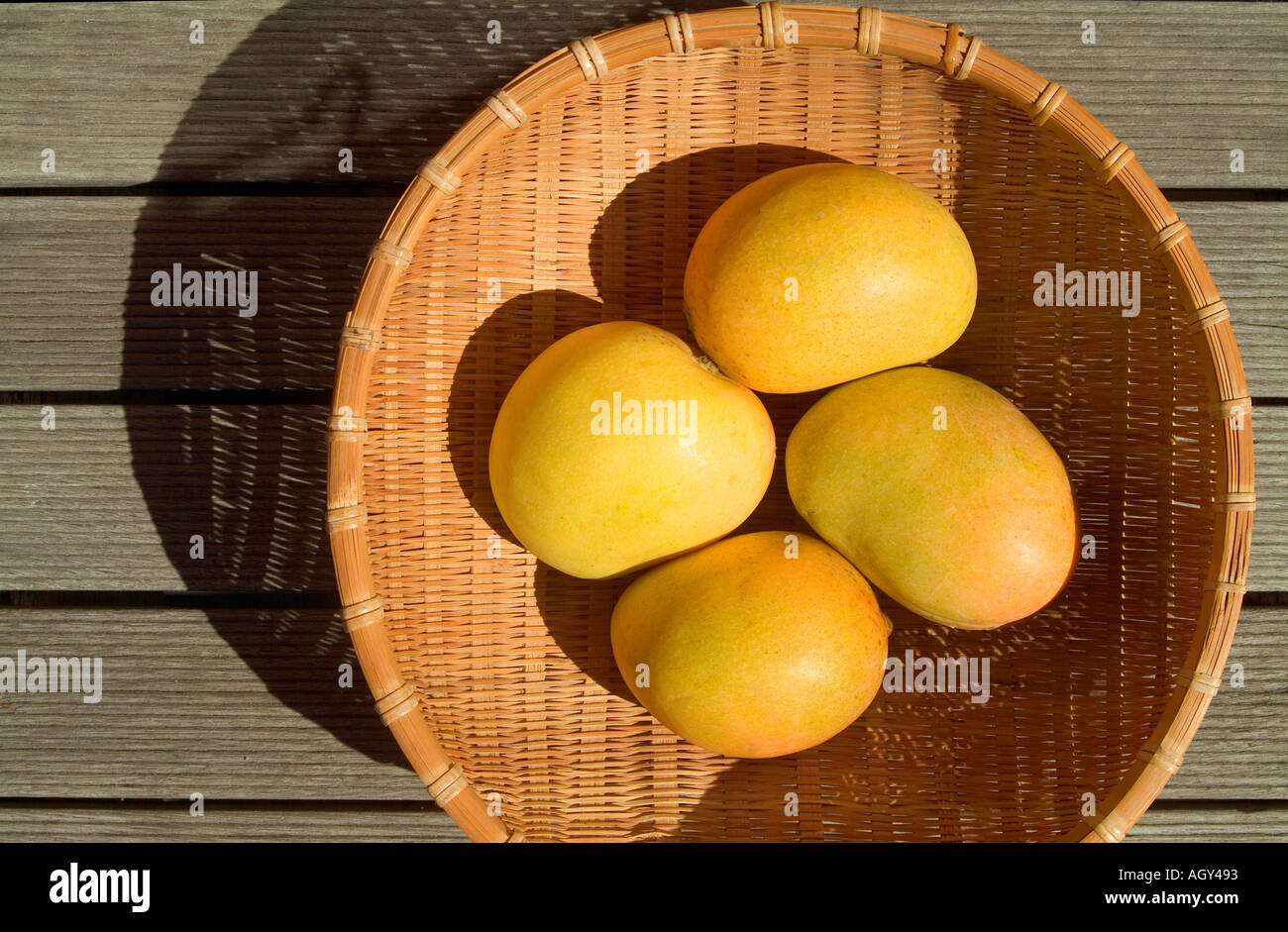 Fruit four mangoes hi-res stock photography and images - Alamy