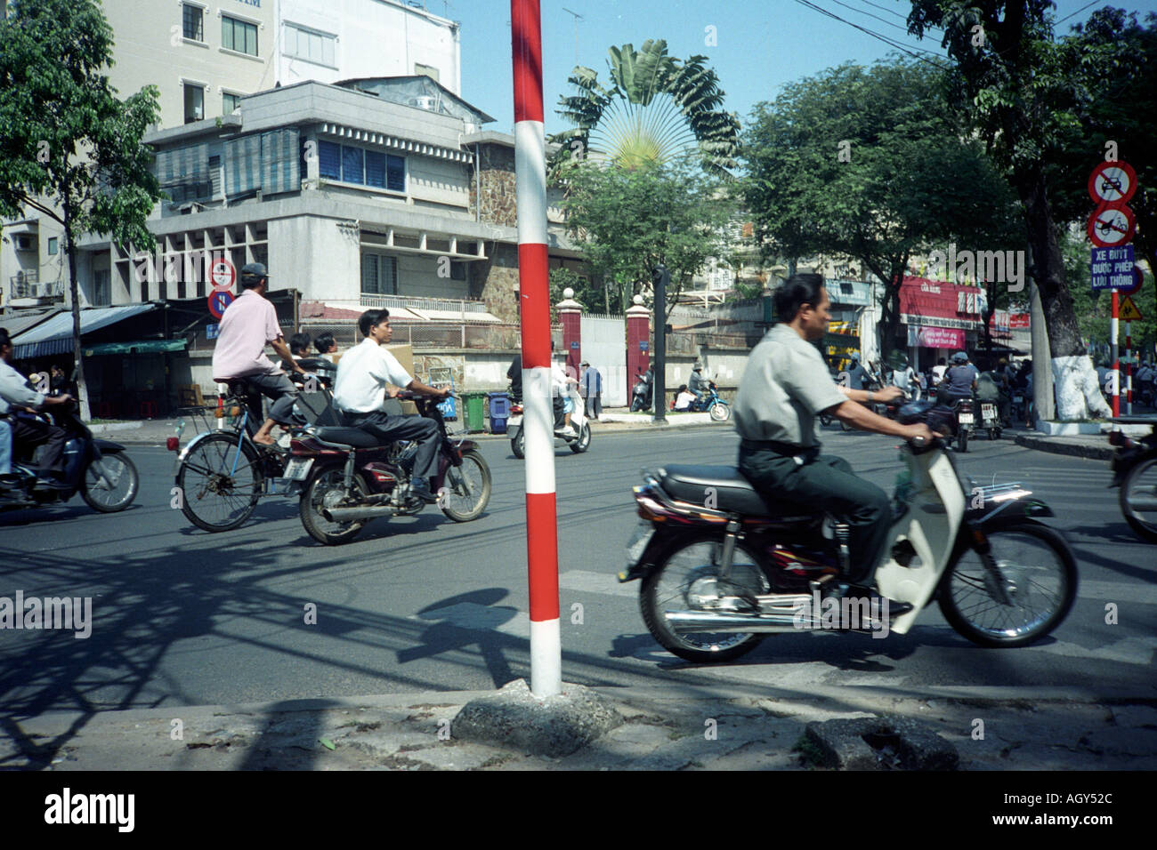 Traffic bike post motorbike motorcycle street junction congestion sign ...