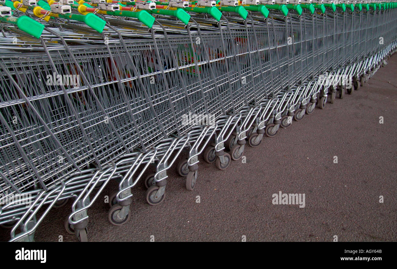 row of shopping carts Stock Photo - Alamy