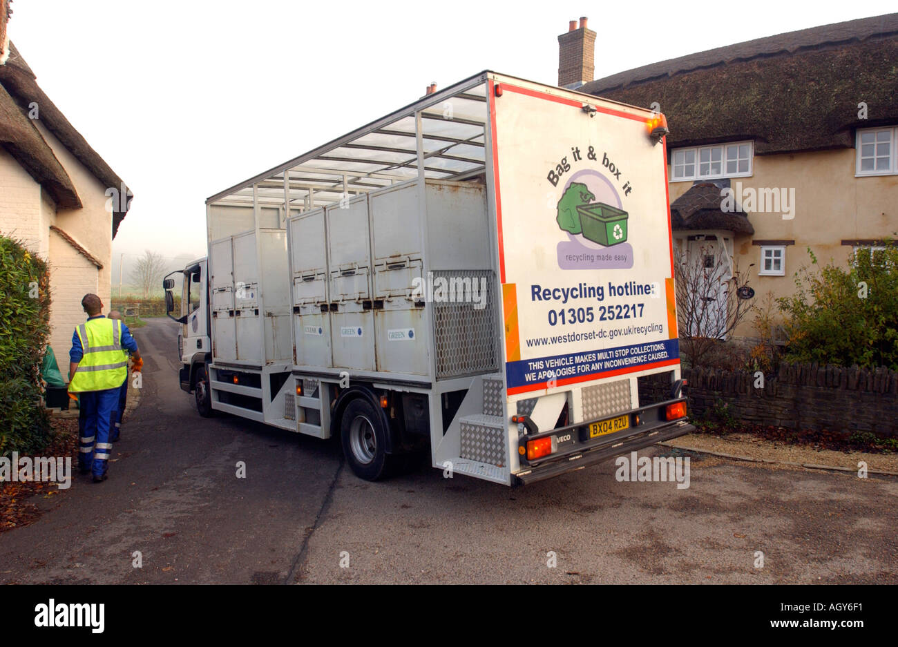 Council lorry collecting domestic waste hi-res stock photography and ...