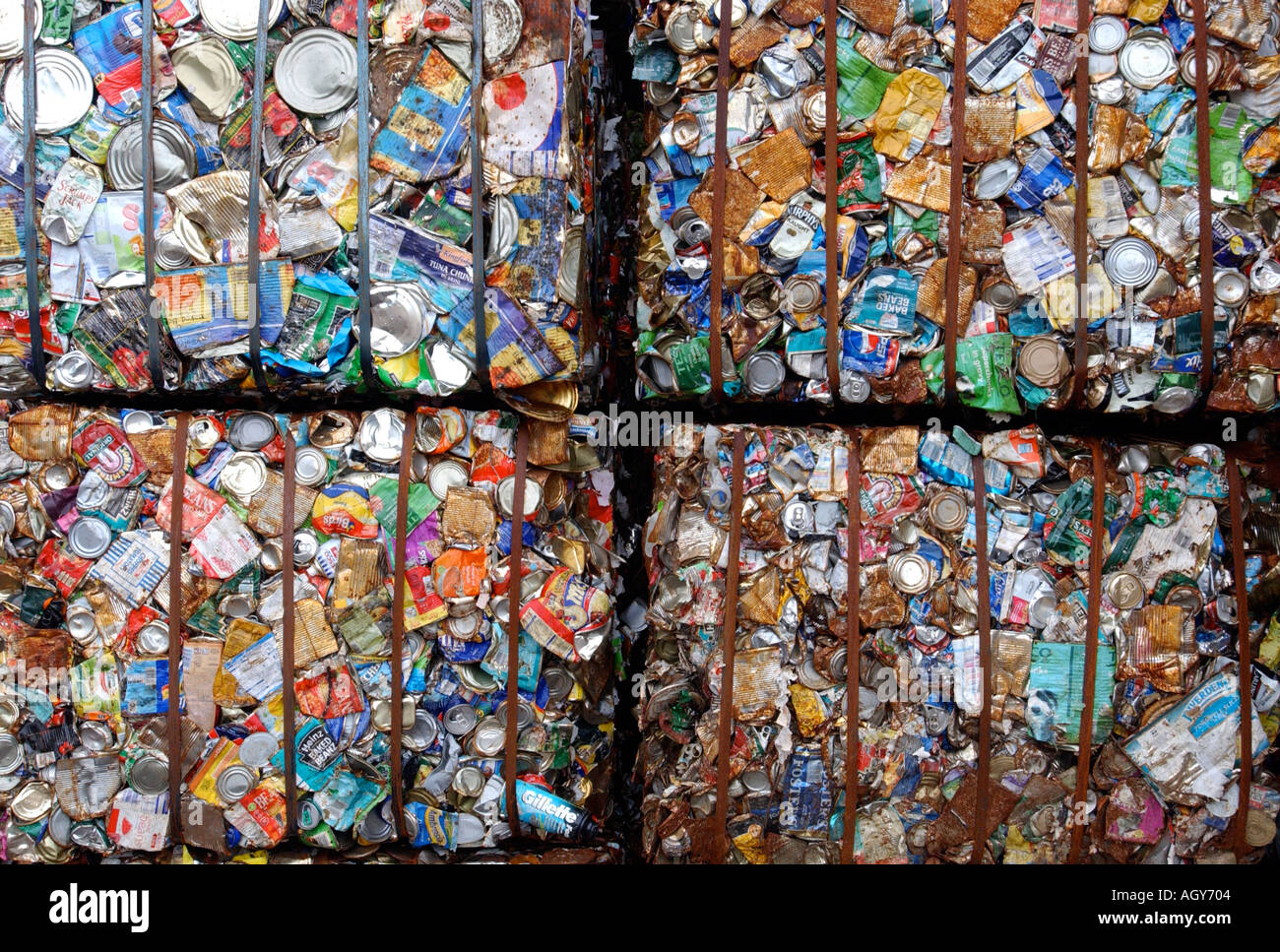 Metal cans at a recycling centre hi-res stock photography and images ...