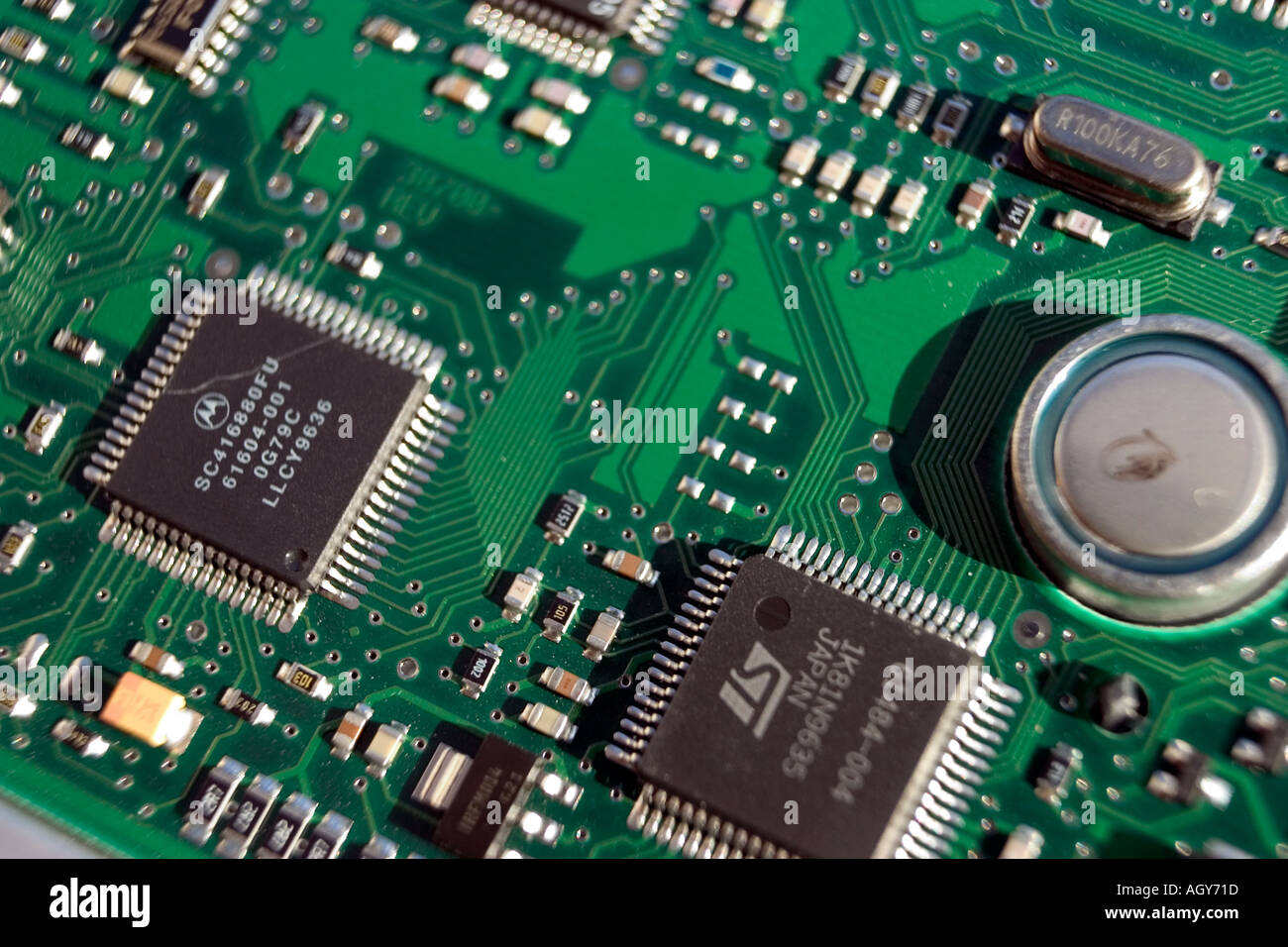 Cracked processor chip hi-res stock photography and images - Alamy