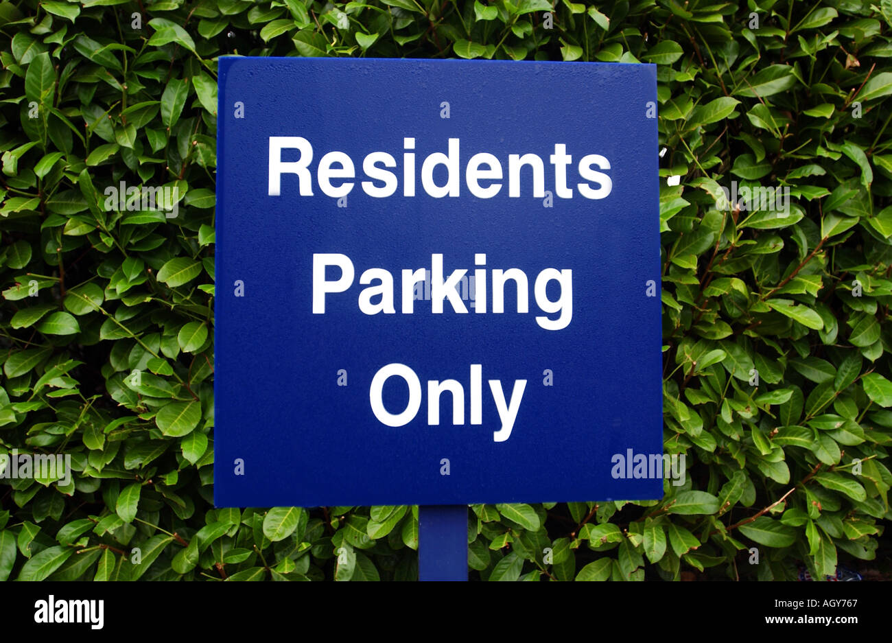 Residents Parking Only sign Stock Photo - Alamy