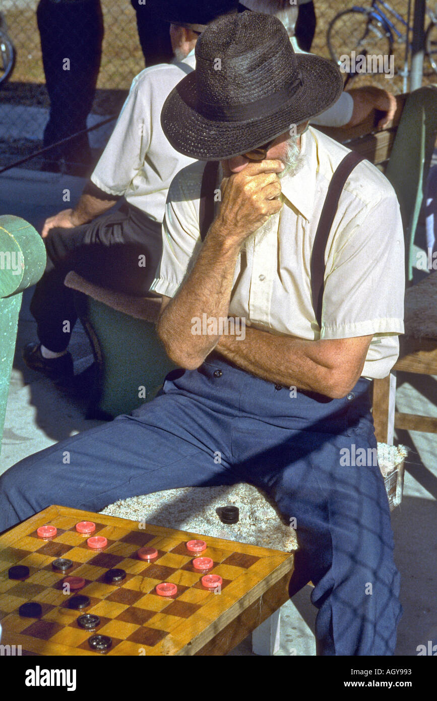 Game checkers hi-res stock photography and images - Alamy