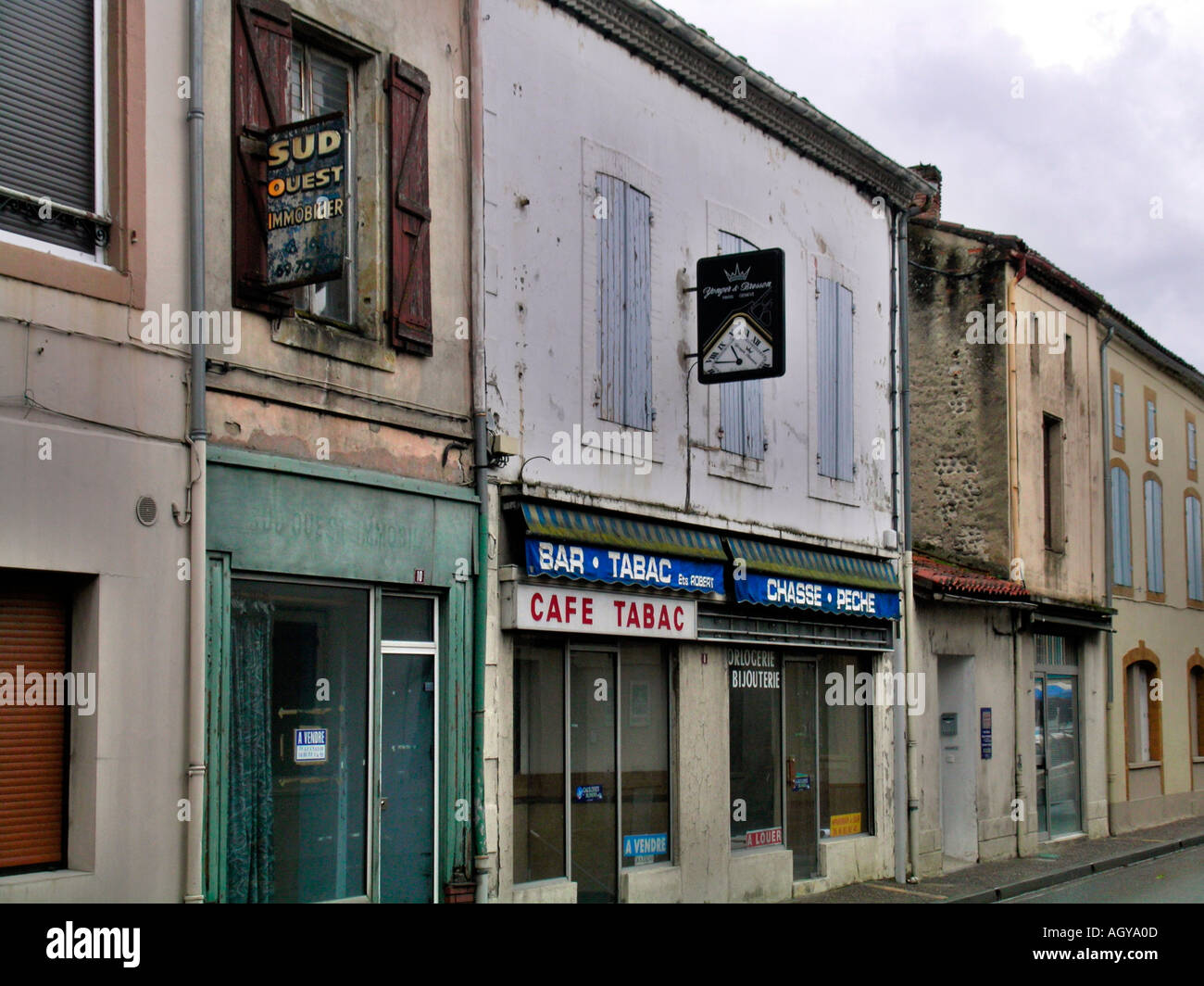 Old storefronts hi-res stock photography and images - Alamy