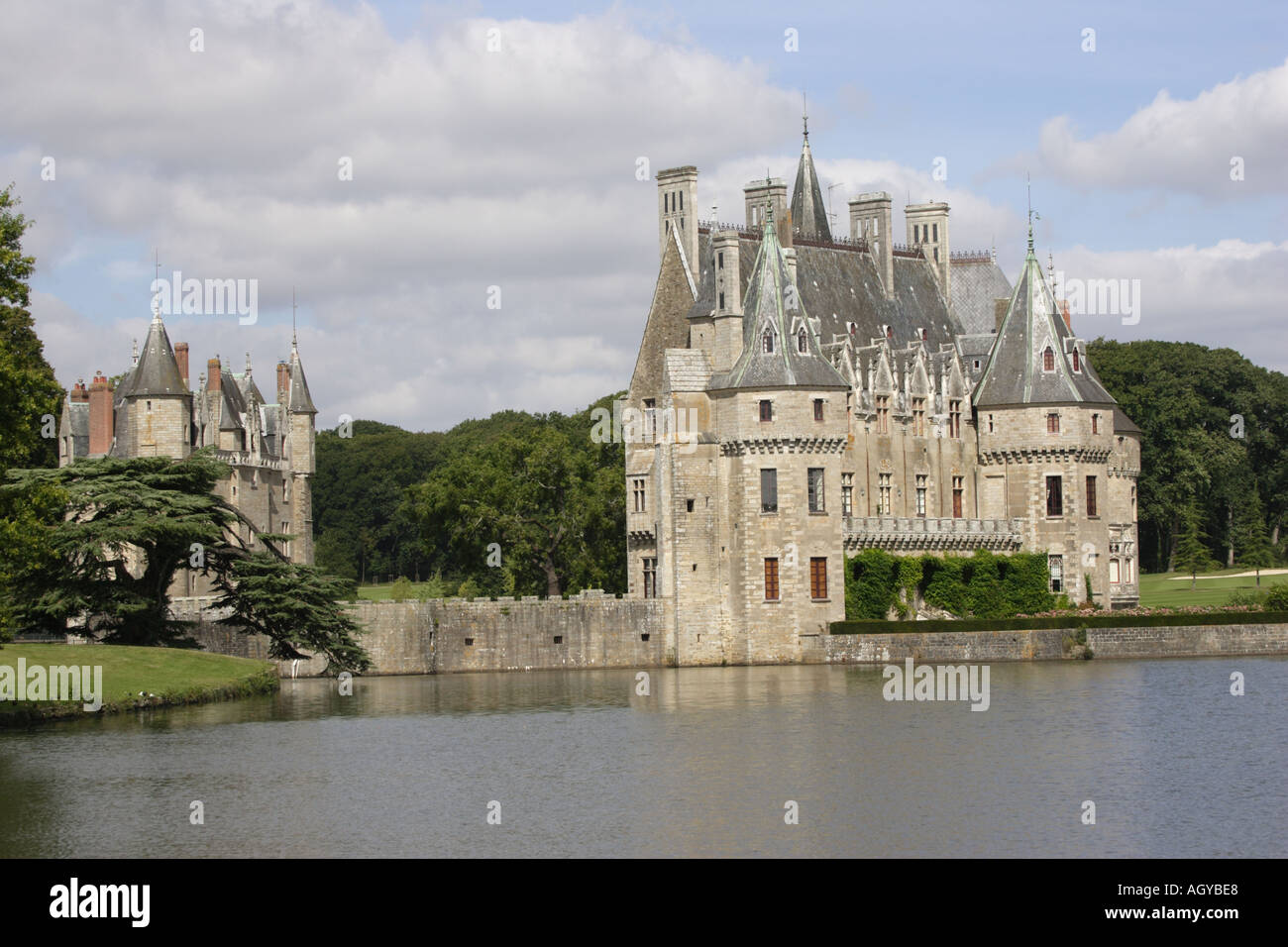 Chateau de la bretesche hi-res stock photography and images - Alamy