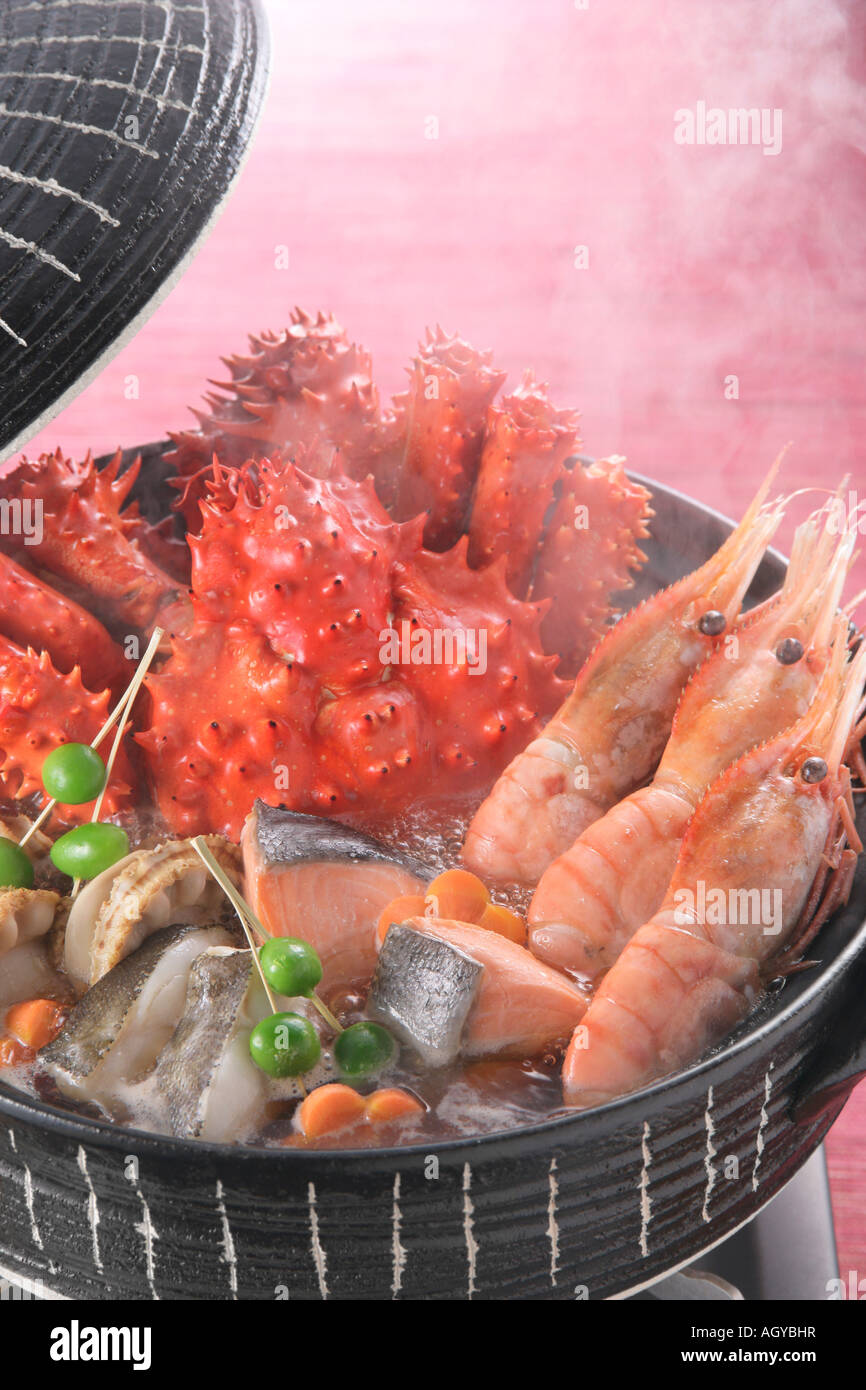 Boiled seafood in pot Stock Photo - Alamy