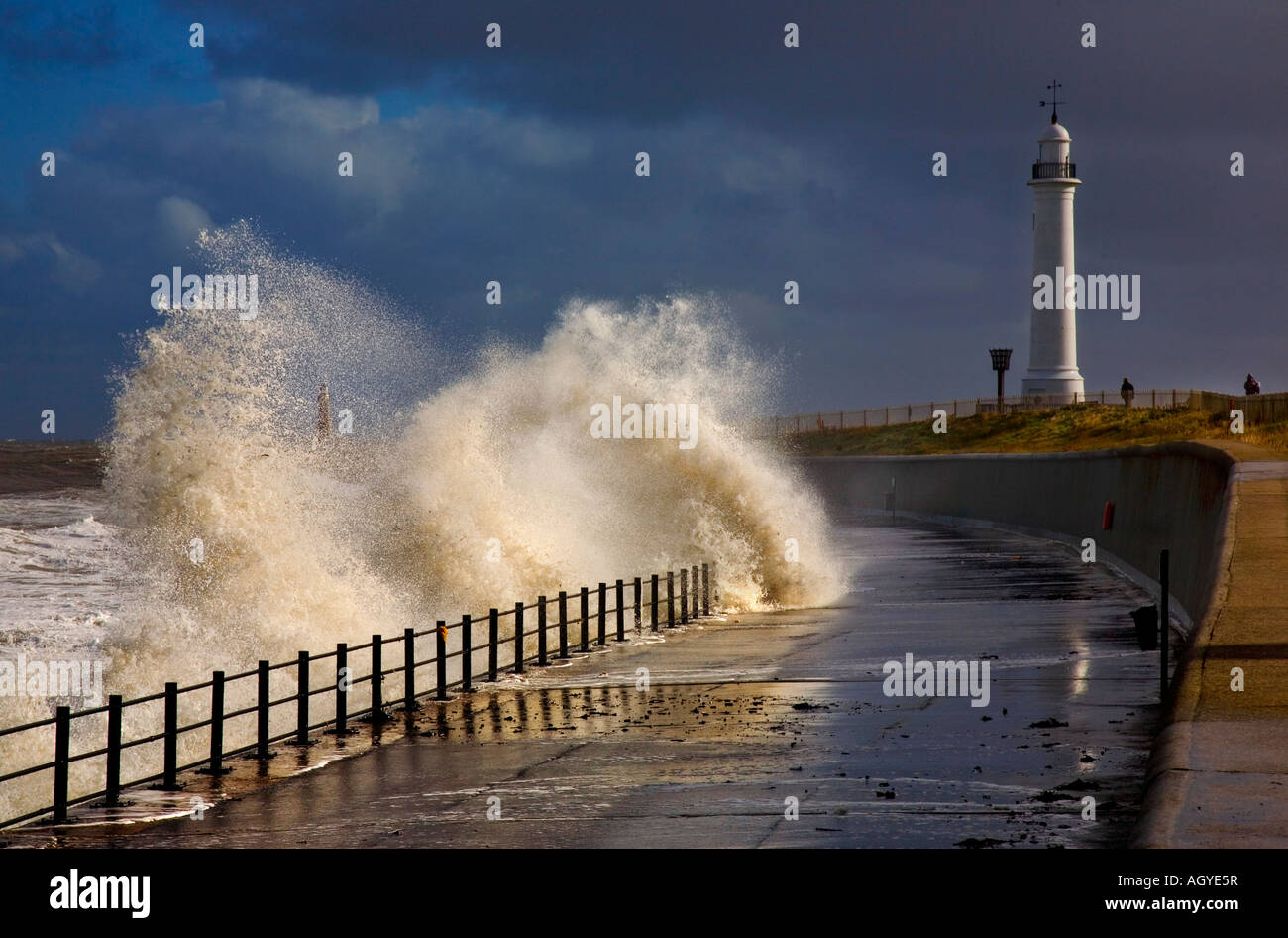 Seaburn promenade lighthouse hi-res stock photography and images - Alamy