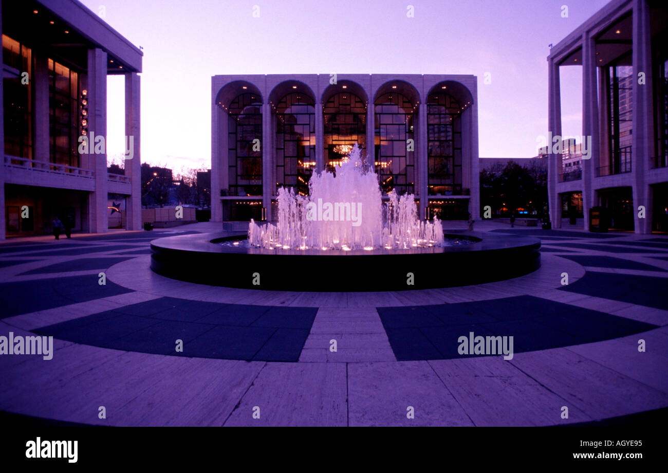 Metropolitan Opera at Lincoln Center Stock Photo - Alamy