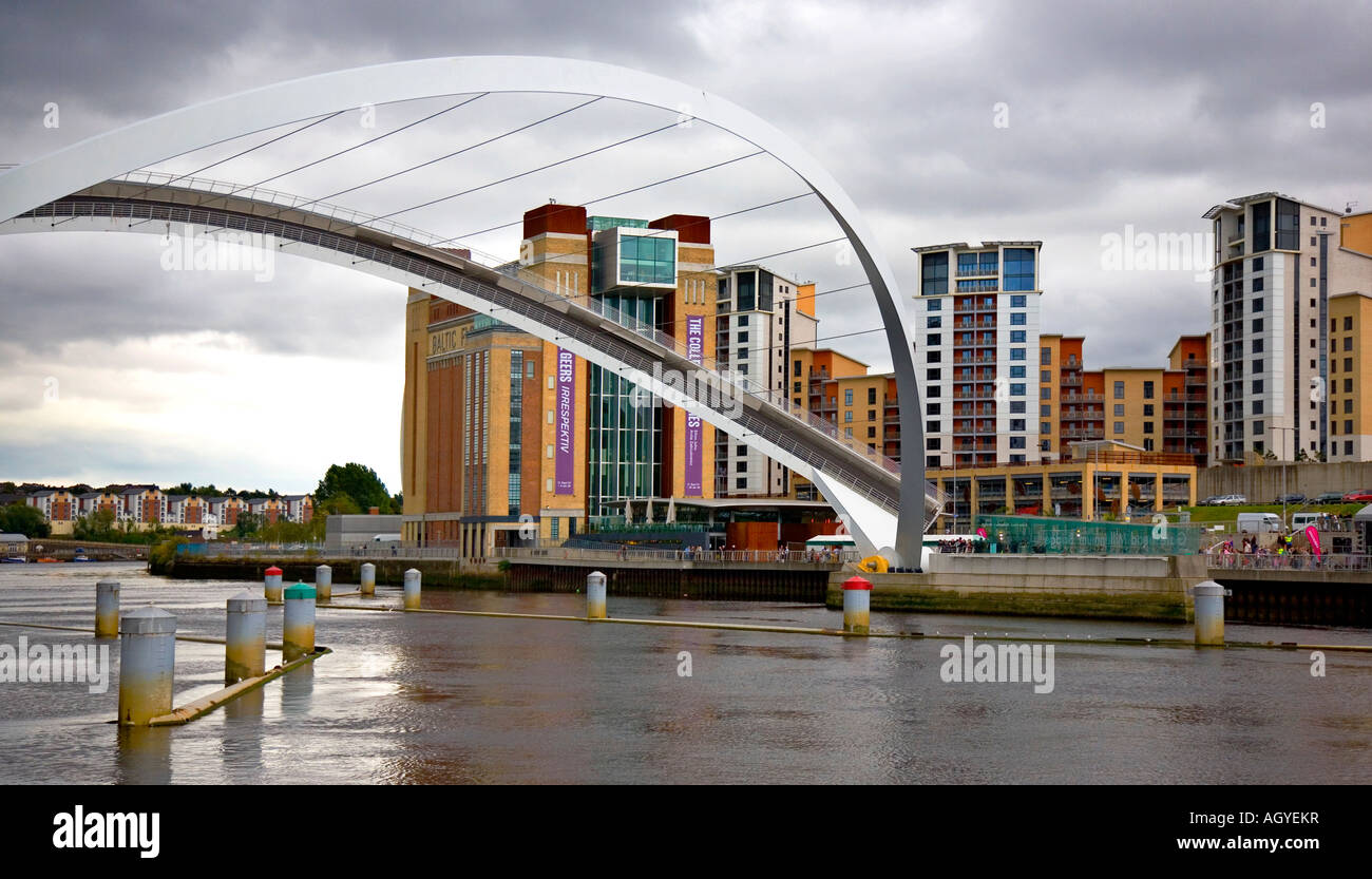 Gateshead Millennium Bridge in the open position Stock Photo - Alamy