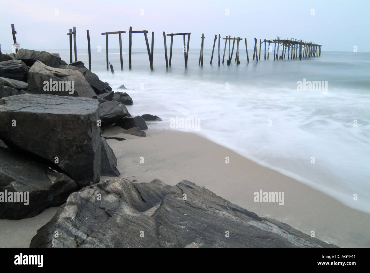 Broken pier pilings hi-res stock photography and images - Alamy