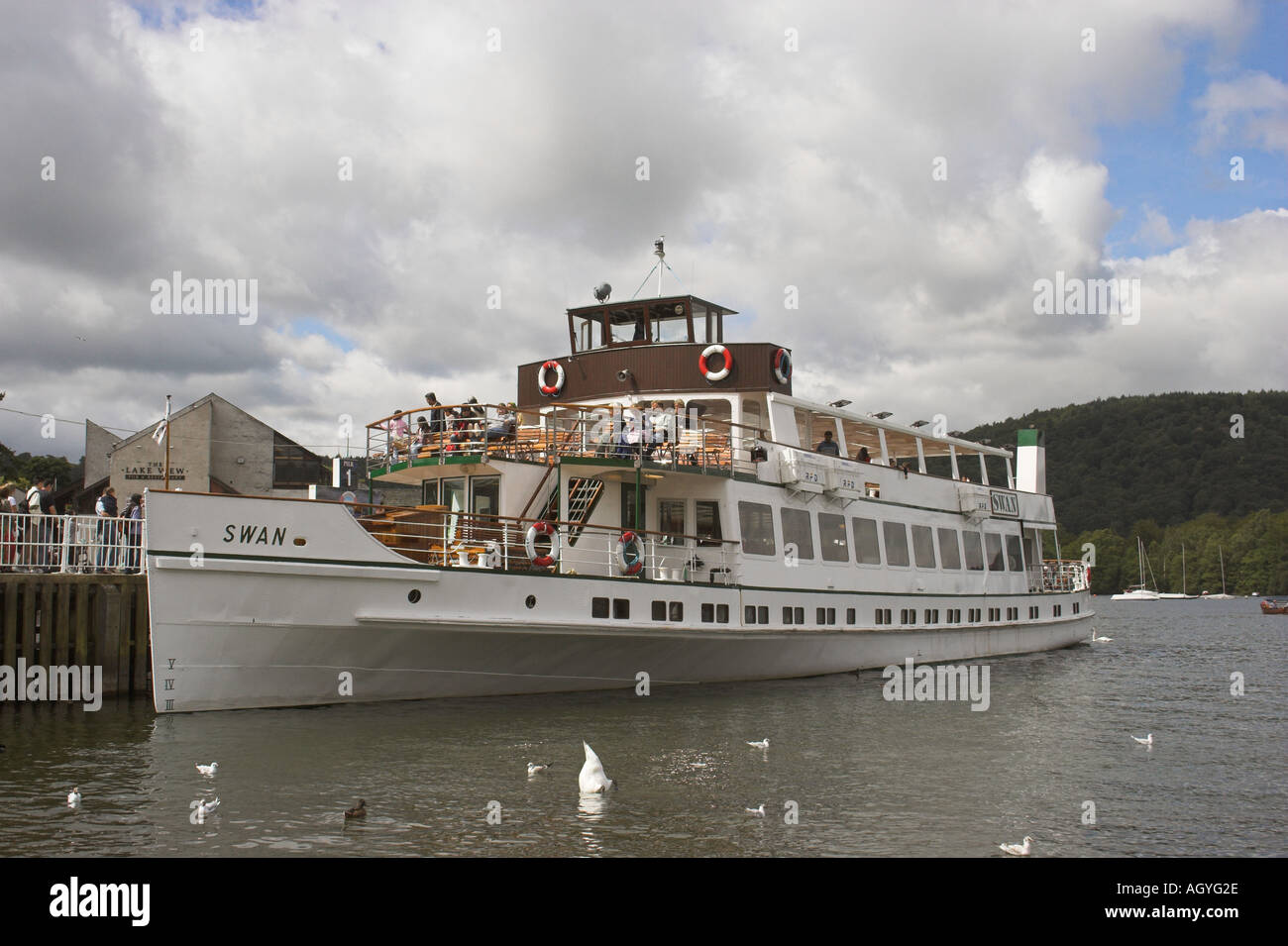 Steamer cruiser boat The Swan on Lake Windermere at Bowness pier Stock ...