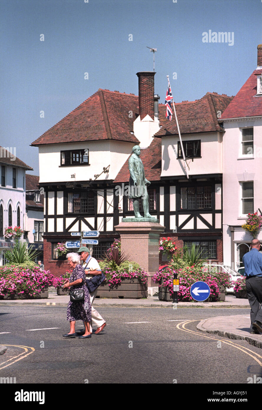 Romsey town centre hi-res stock photography and images - Alamy
