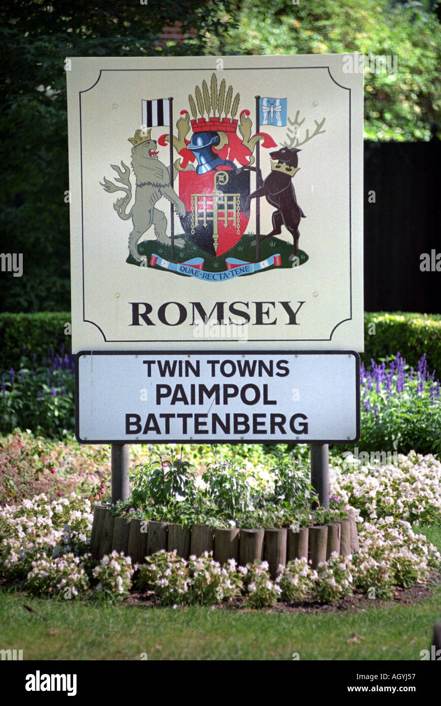 Romsey market town hi-res stock photography and images - Alamy