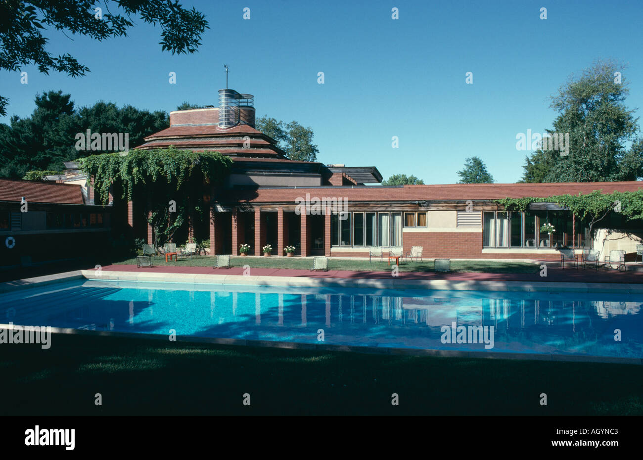 Frank lloyd wright johnson house hi-res stock photography and images ...