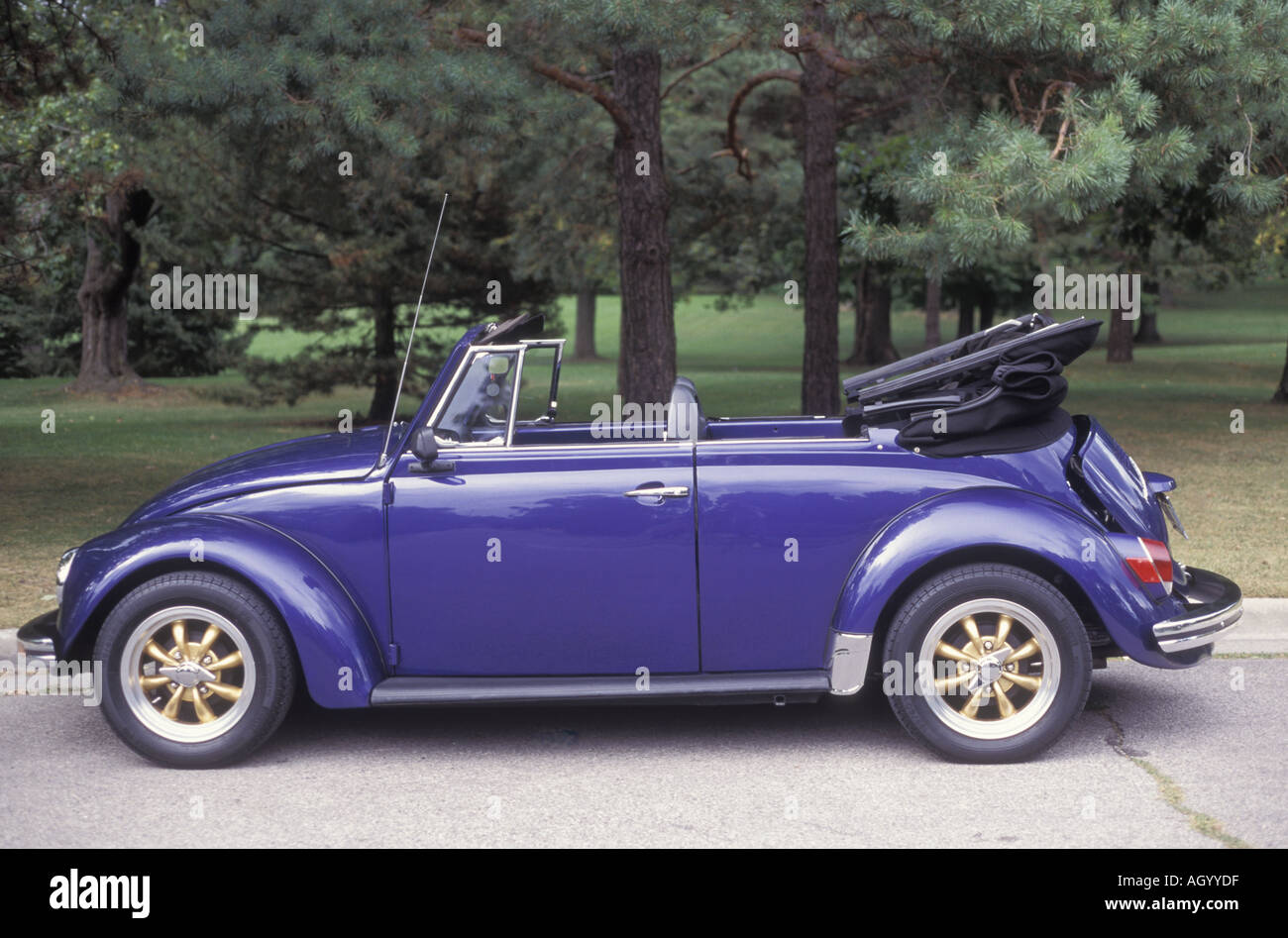 1970 volkswagen beetle hi-res stock photography and images - Alamy