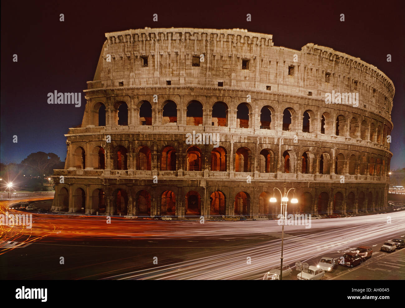 Colosseum Rome Italy at night Stock Photo - Alamy