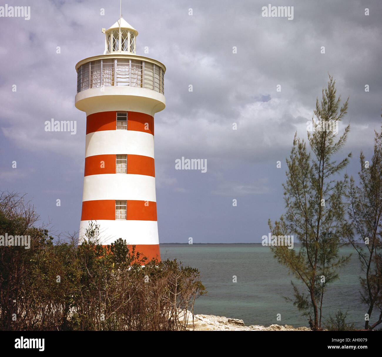 Lighthouse home hi-res stock photography and images - Alamy