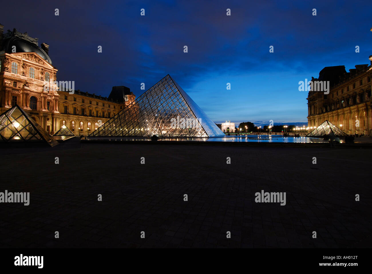 Louvre davinci code hi-res stock photography and images - Alamy