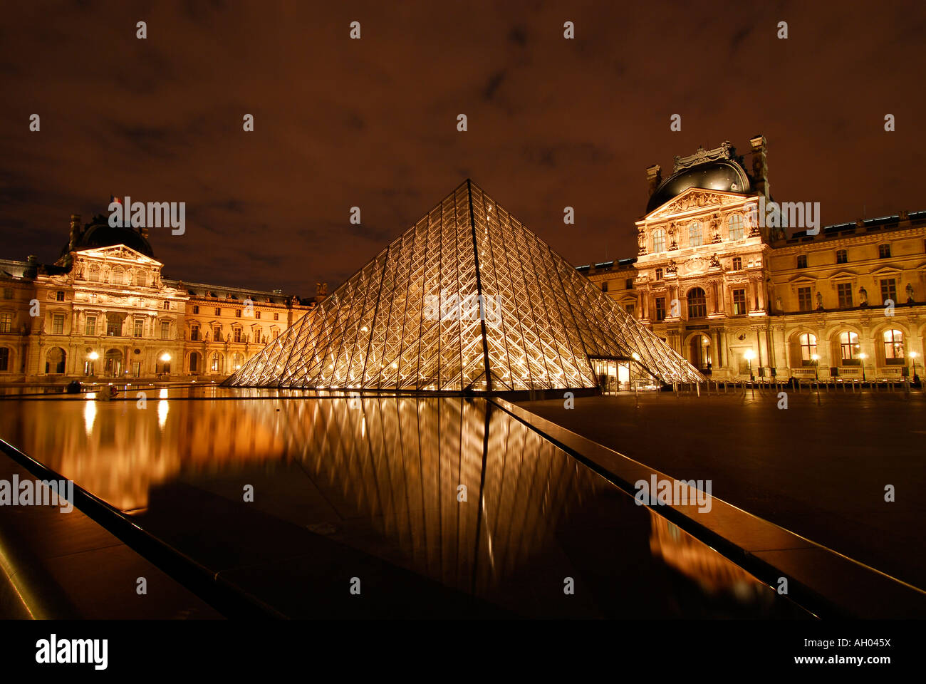 Louvre davinci code hi-res stock photography and images - Alamy