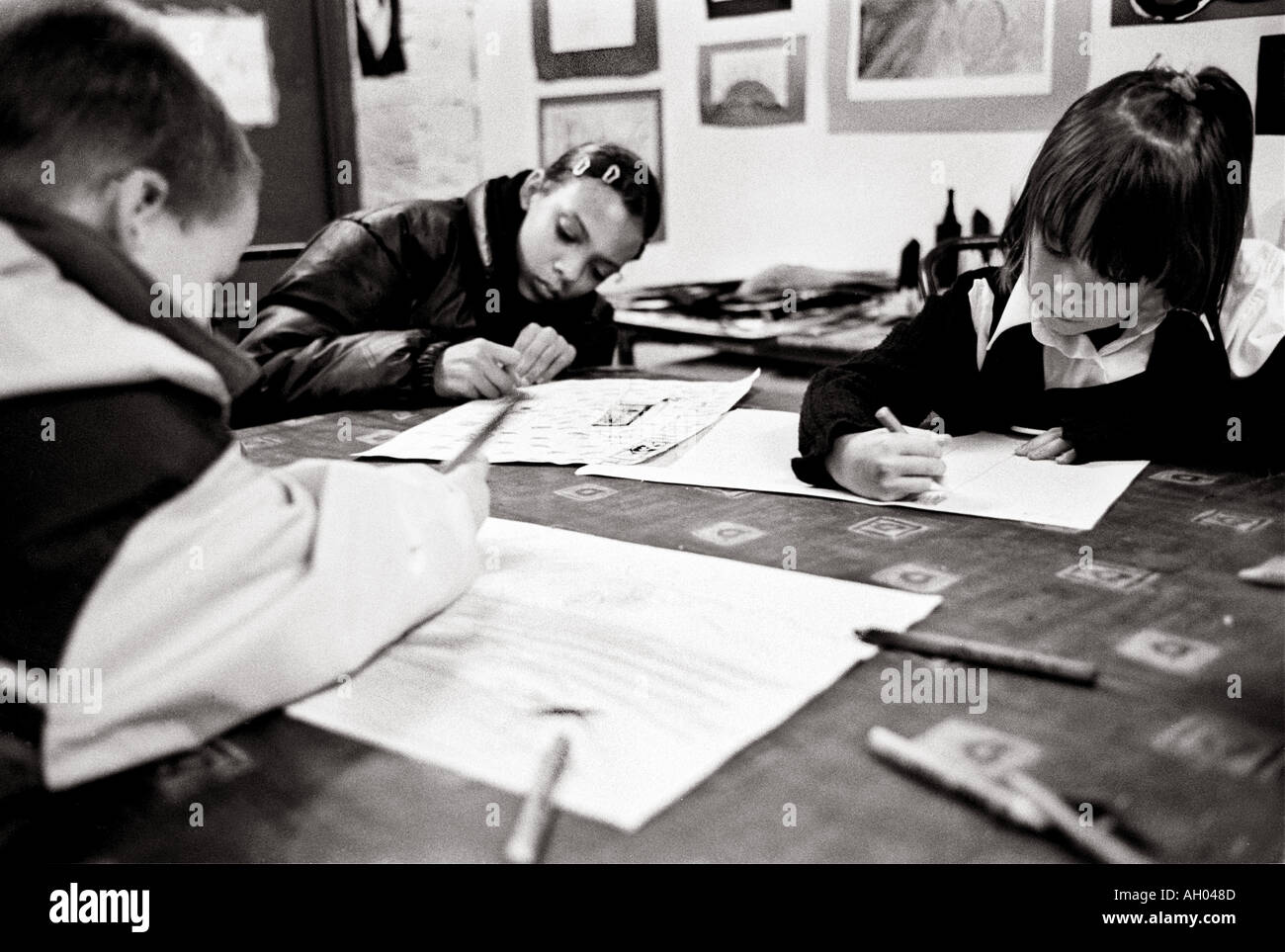 Uk school art draw hi-res stock photography and images - Alamy