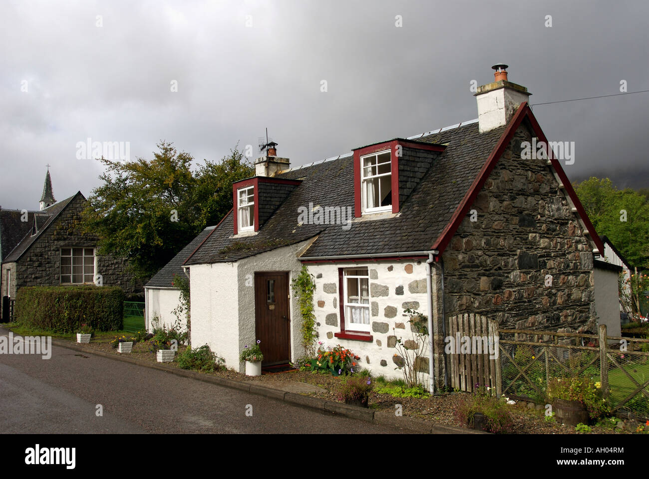 Highland cottage in glencoe Scotland Stock Photo - Alamy