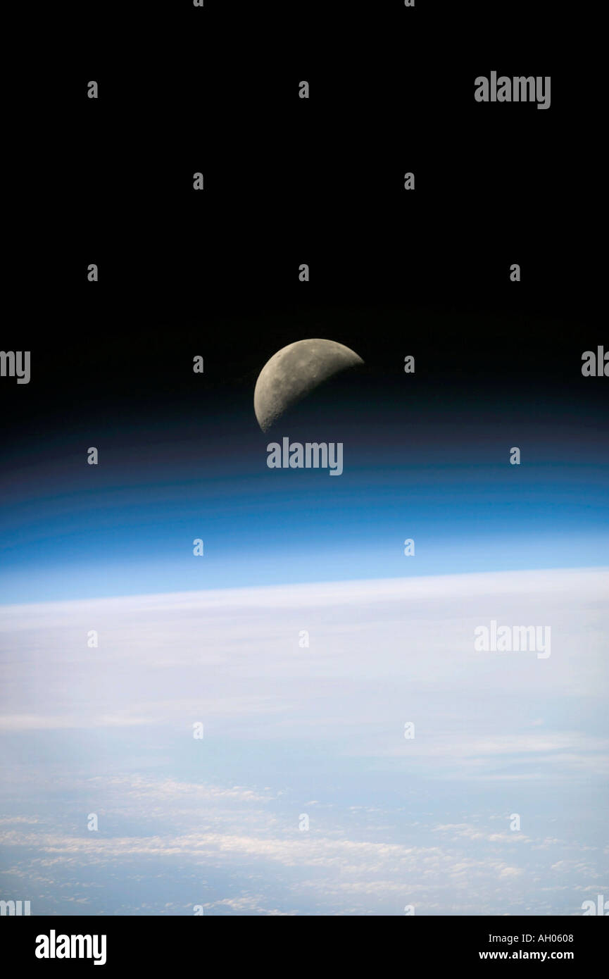 Earth rise over the moon hi-res stock photography and images - Alamy