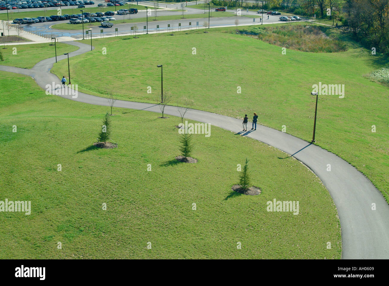 Students walk out campus hi-res stock photography and images - Alamy