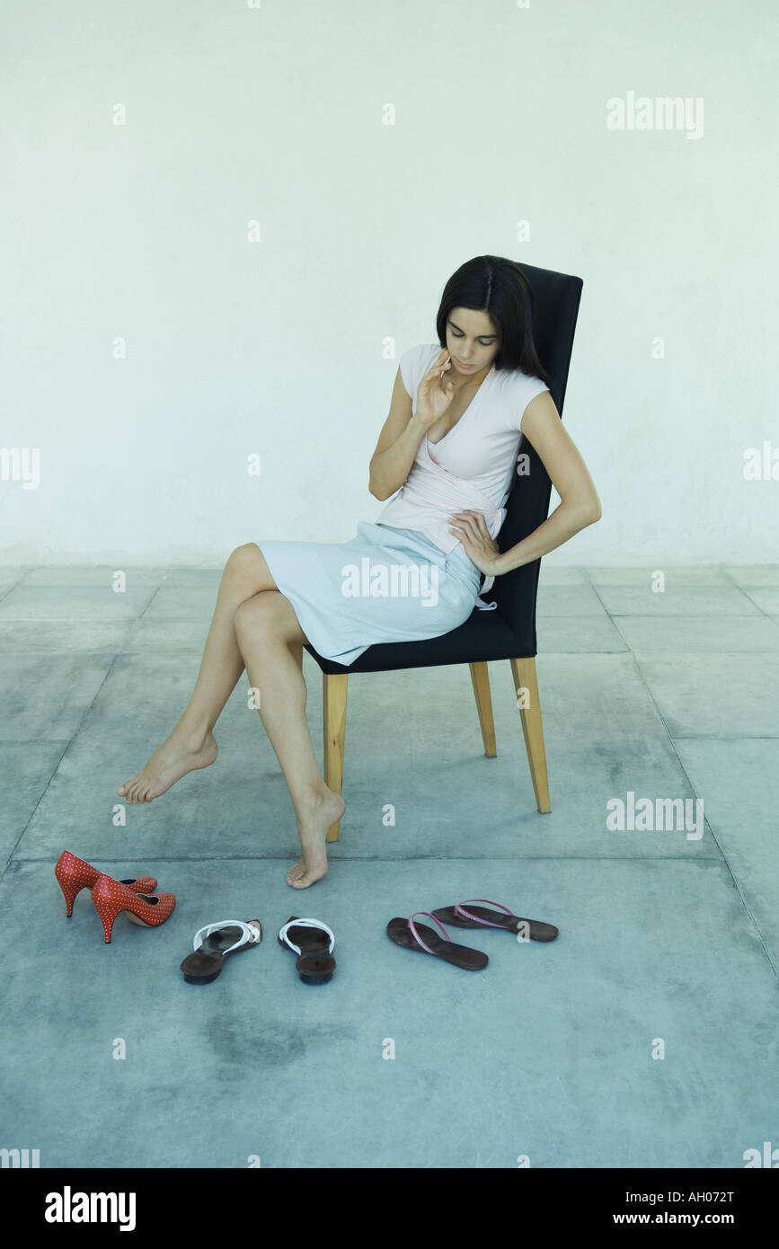 High heel shoes crossed legs hi-res stock photography and images - Alamy