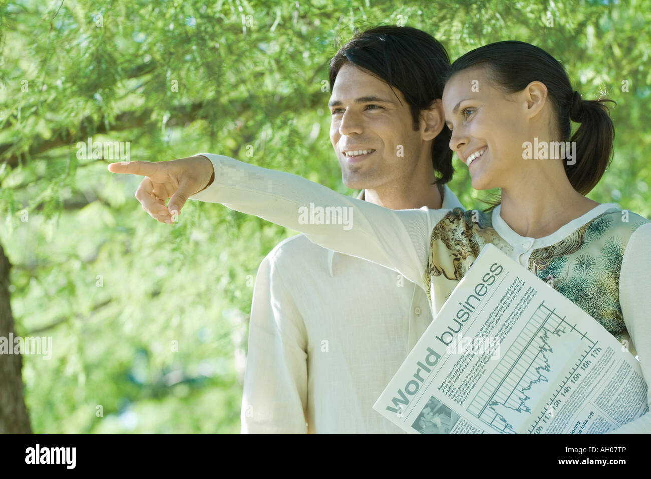 Newspaper men pointing hi-res stock photography and images - Alamy