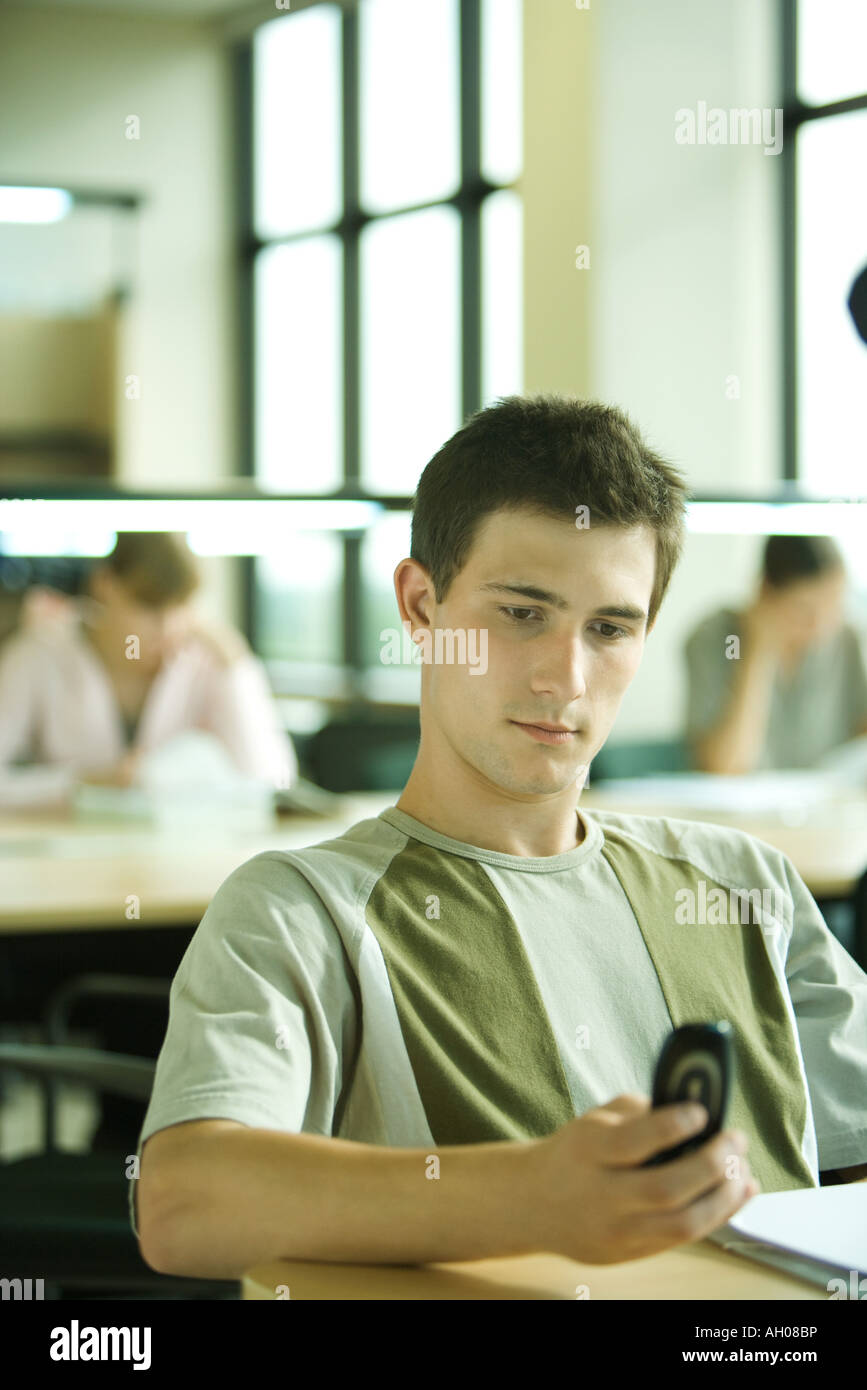 People individual boy tee hi-res stock photography and images - Alamy