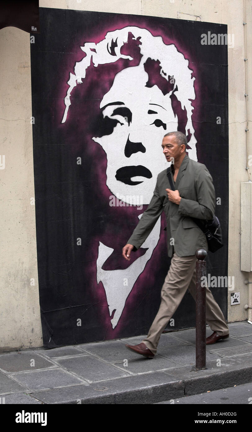 Edith Piaf wall mural Paris Stock Photo - Alamy