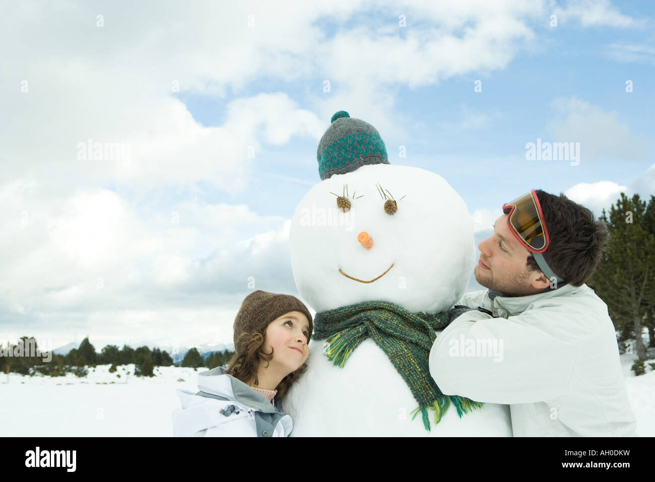 Hugging snowmen hi-res stock photography and images - Alamy