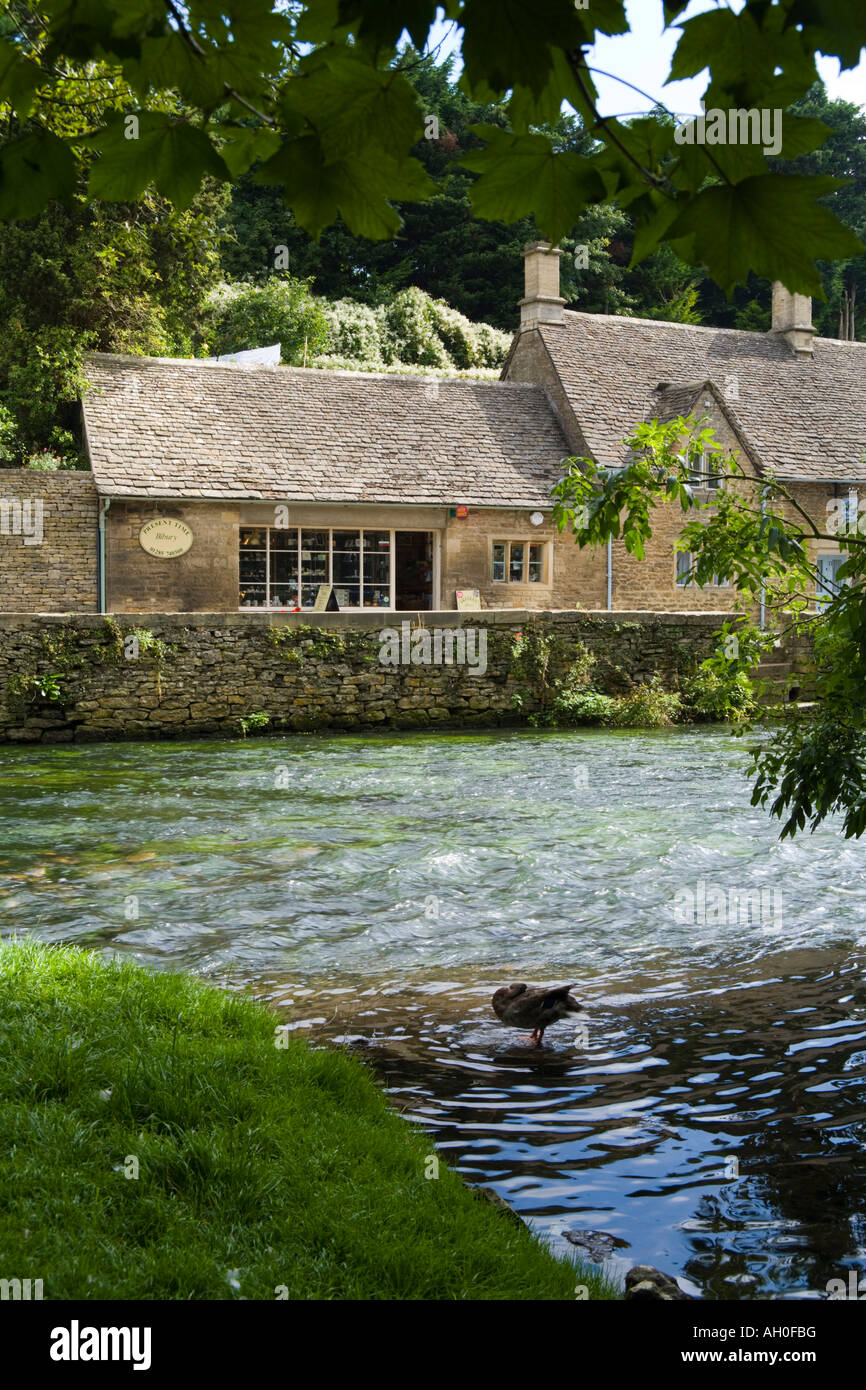 Use of post offices hi-res stock photography and images - Alamy
