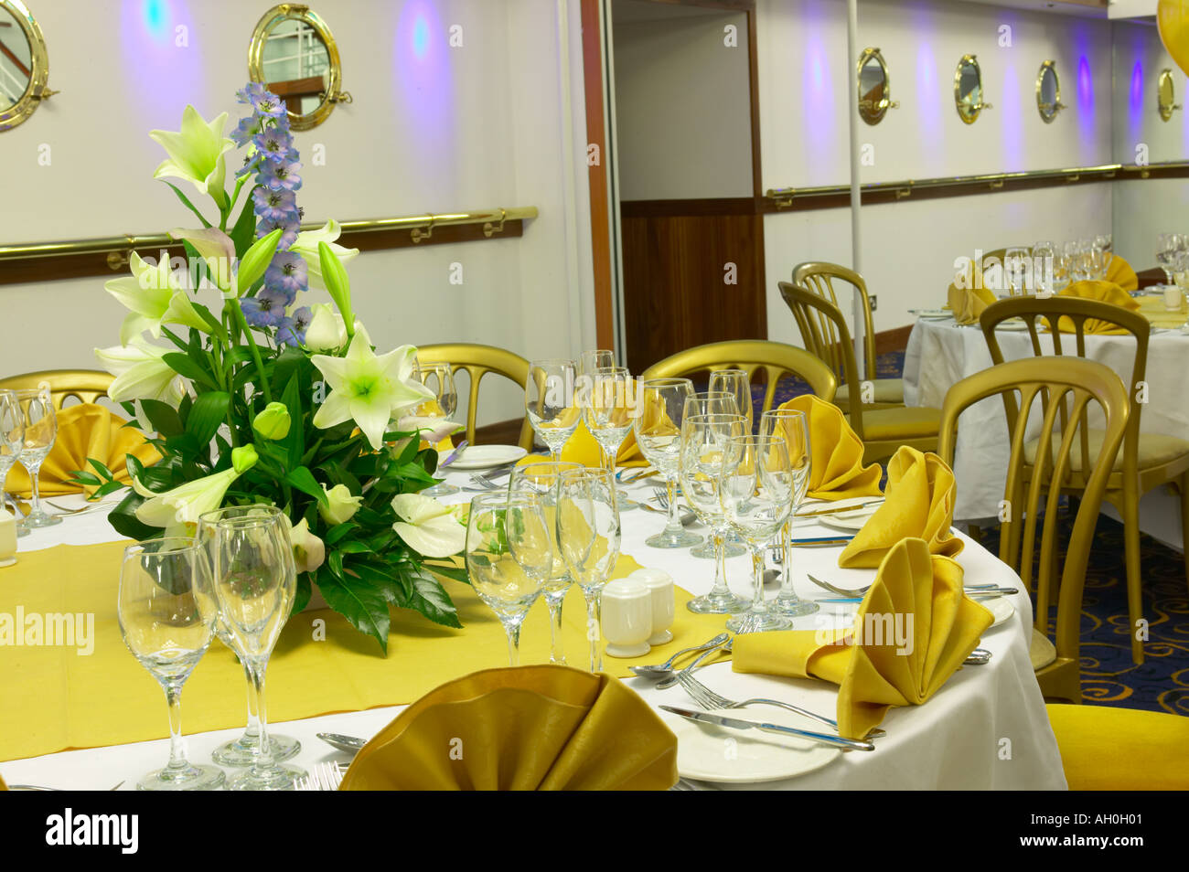 large banquet suite ready for a wedding feast Stock Photo - Alamy