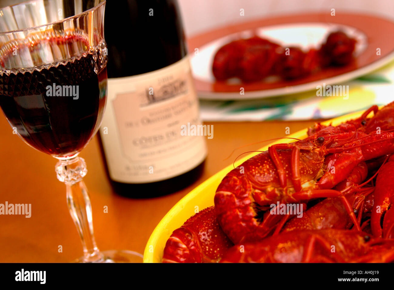 Crayfish and wine Stock Photo - Alamy