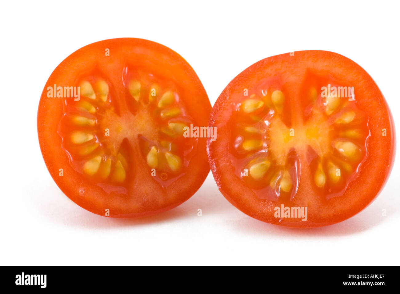 Half ripe tomatoes growing hi-res stock photography and images - Alamy