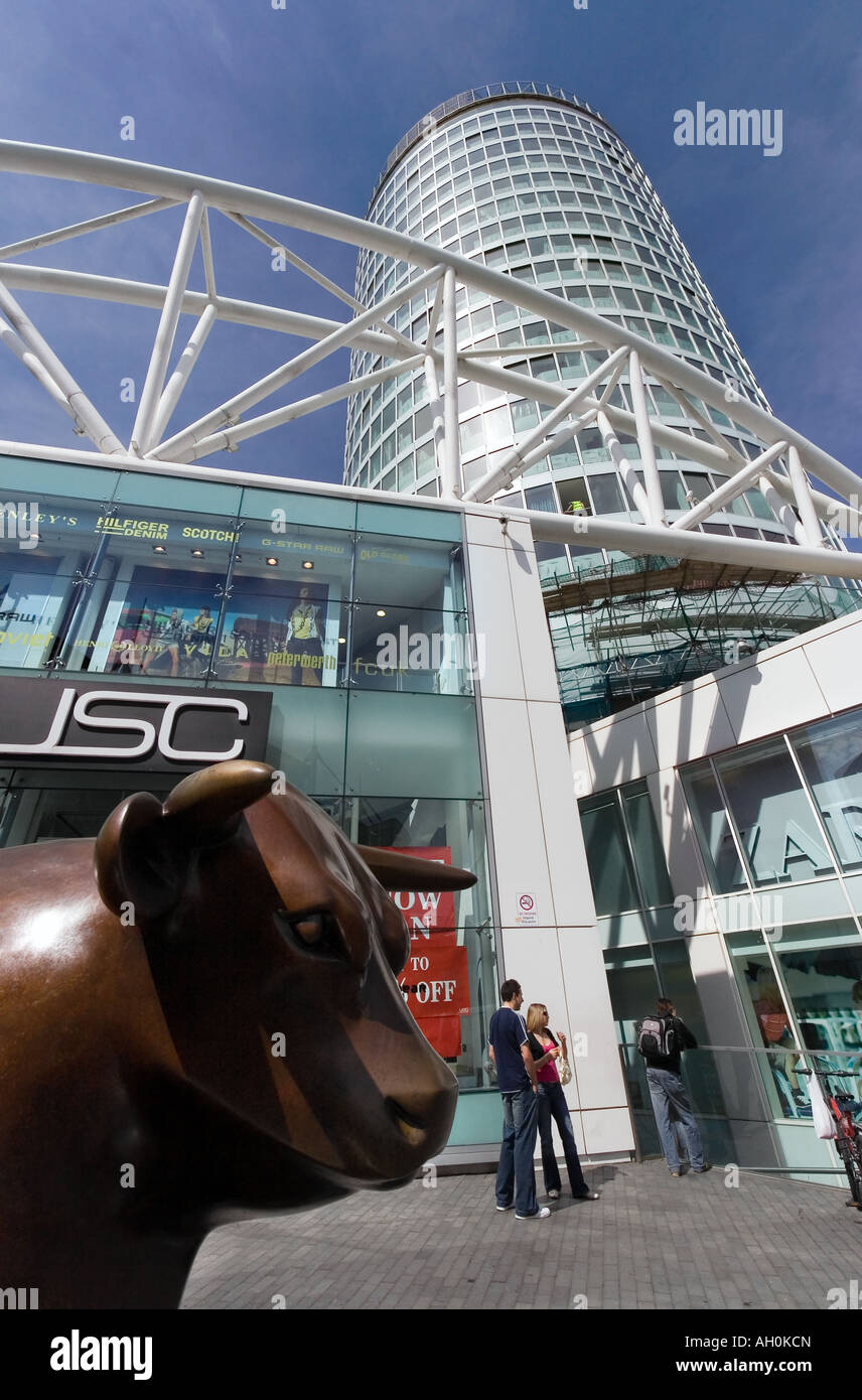 Bronze sculpture bull bullring shopping hi-res stock photography and ...